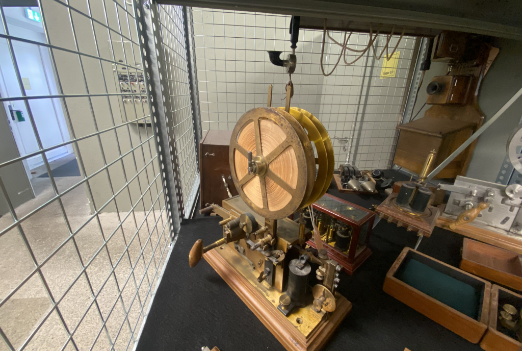 Telephony, telegraphy, radio | Bahnmuseum Albula